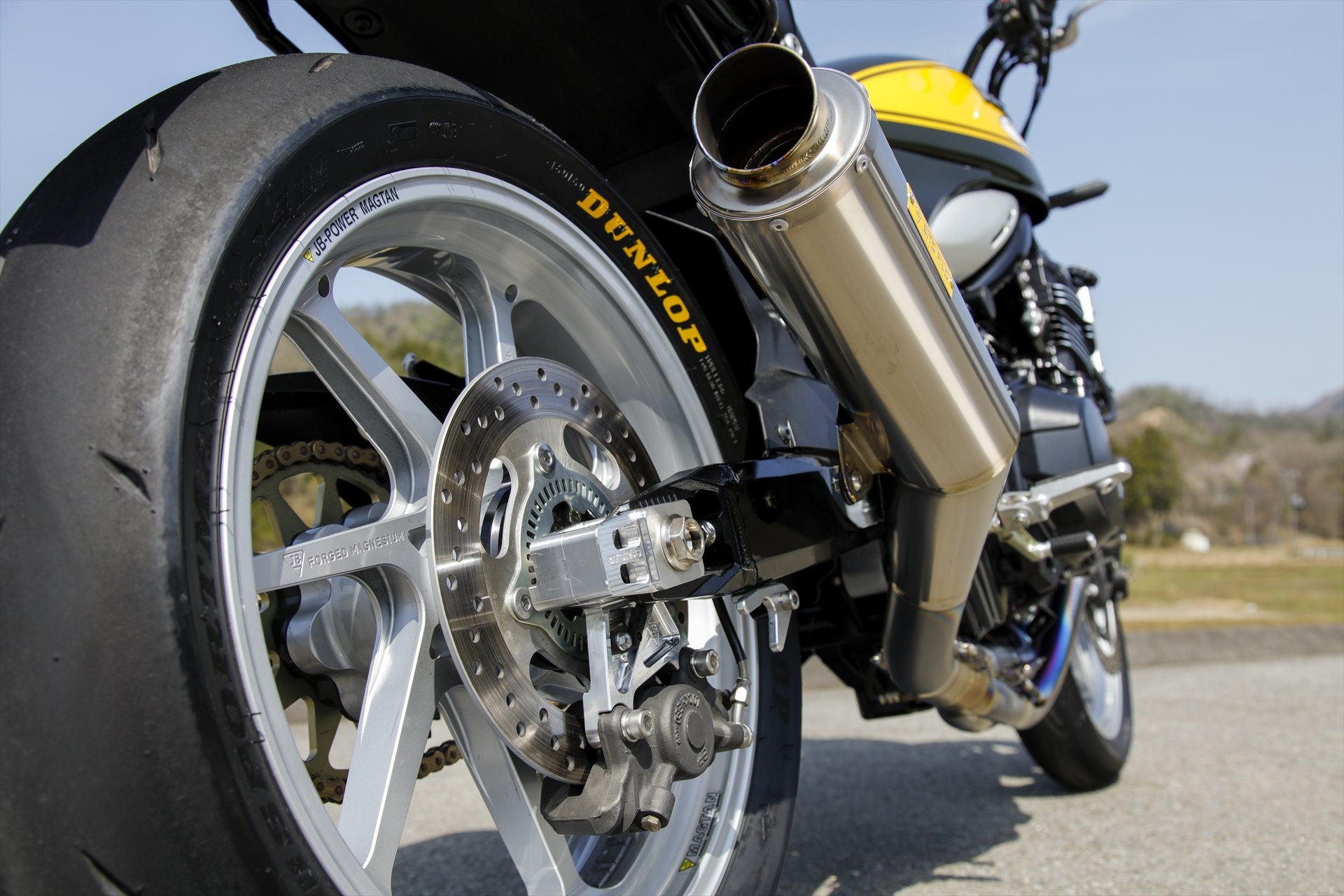 Z900RS - Modern Technology Kawasaki Z900RS - Optimized by Bito R&D